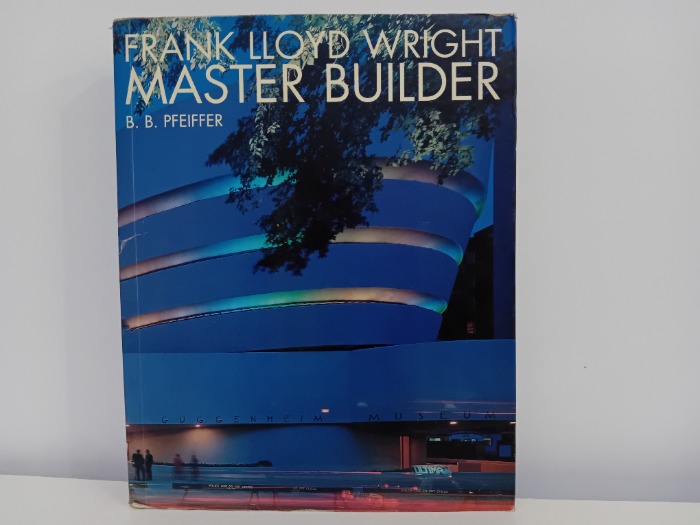 FRANK LLOYD WRIGHT MASTER BUILDER